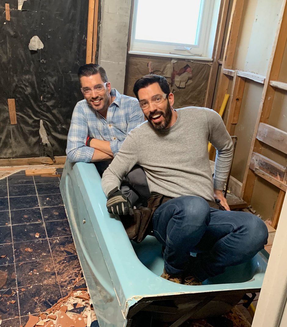 Why We Love Statement Bathrooms - Drew & Jonathan