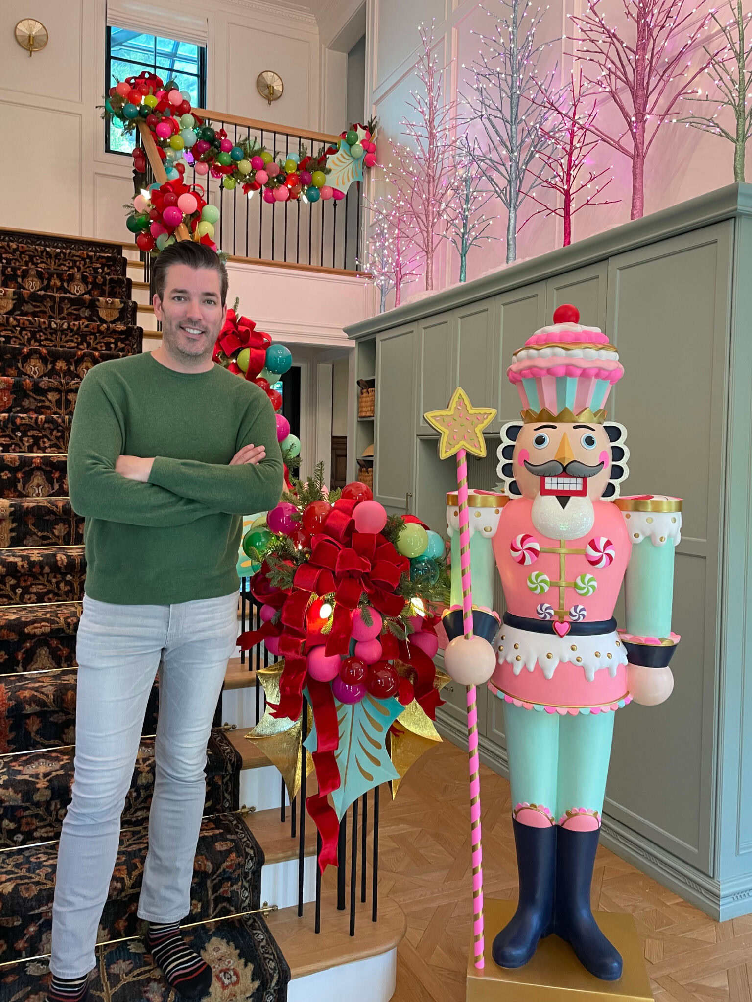 See Jonathan and Zooey’s Christmas Decorations at Their House