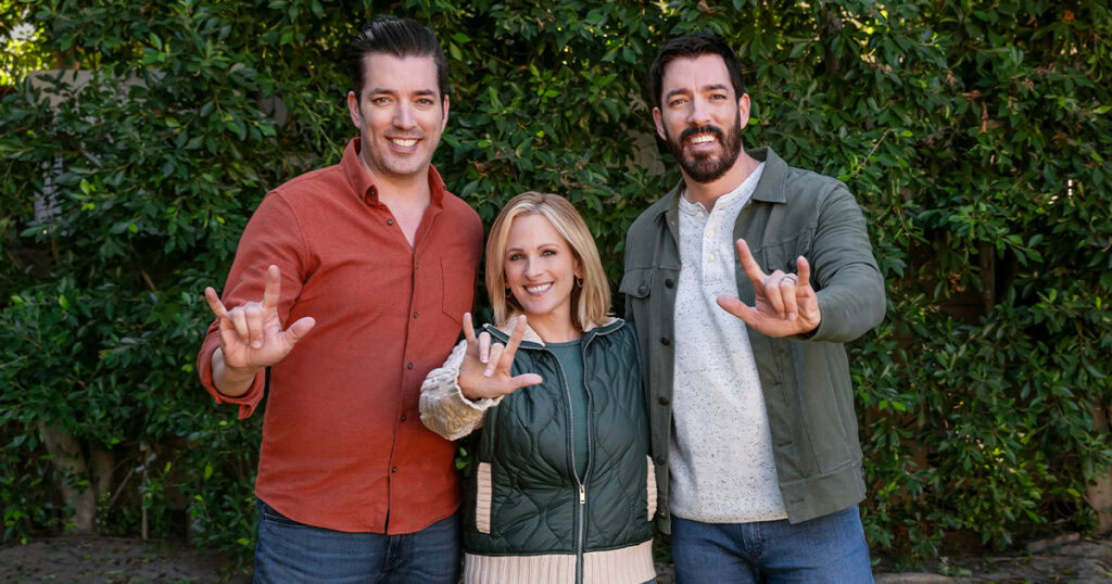 Marlee Matlin's Heartwarming Surprise for Her Friend Lisa