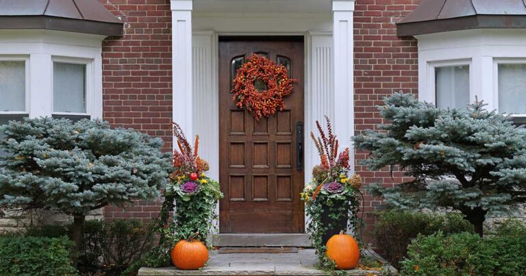 15 Best Fall Door Decor Ideas for a Warm Autumn Welcome