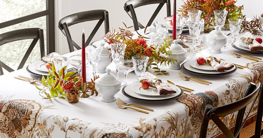 10 Best Thanksgiving Tablecloths for a Festive Feast